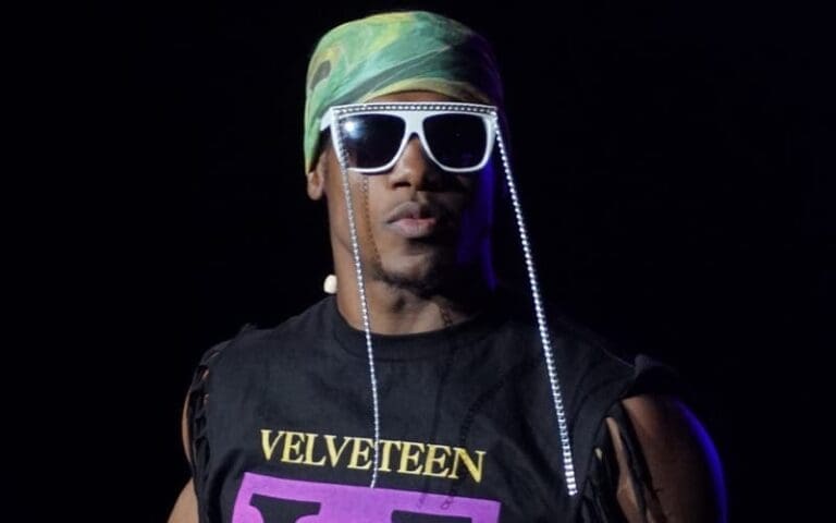 Velveteen Dream Claims Explicit Photo Was STOLEN & Sent Without Consent ...